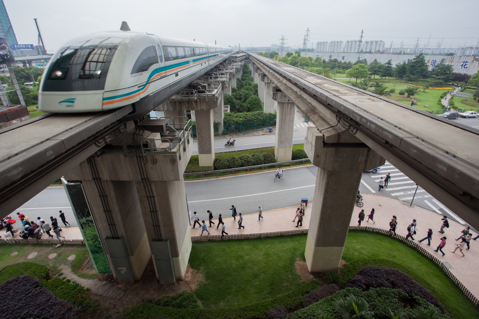 The Best Photos of the Shanghai Maglev The Best Photos of the Shanghai Maglev